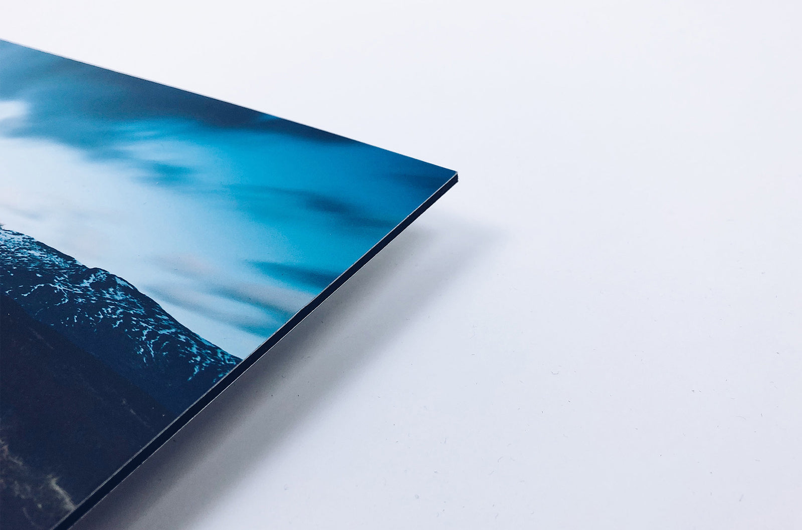 Understanding Aluminium Dibond Prints: A Comprehensive Guide